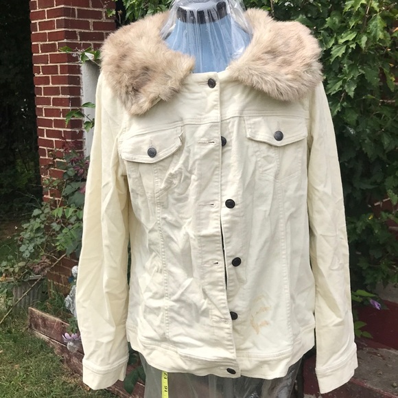 Bandolino | Jackets & Coats | White Denim Jacket | Poshmark